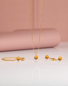 Amber jewelry | Mondri