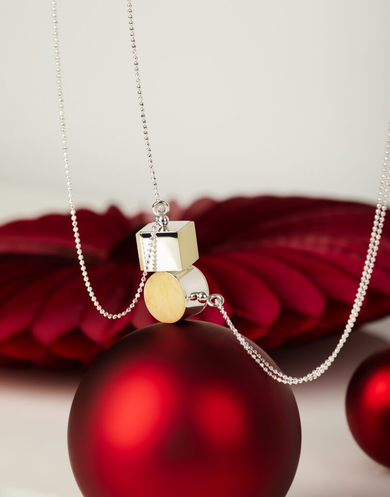 Amber jewelry | Mondri